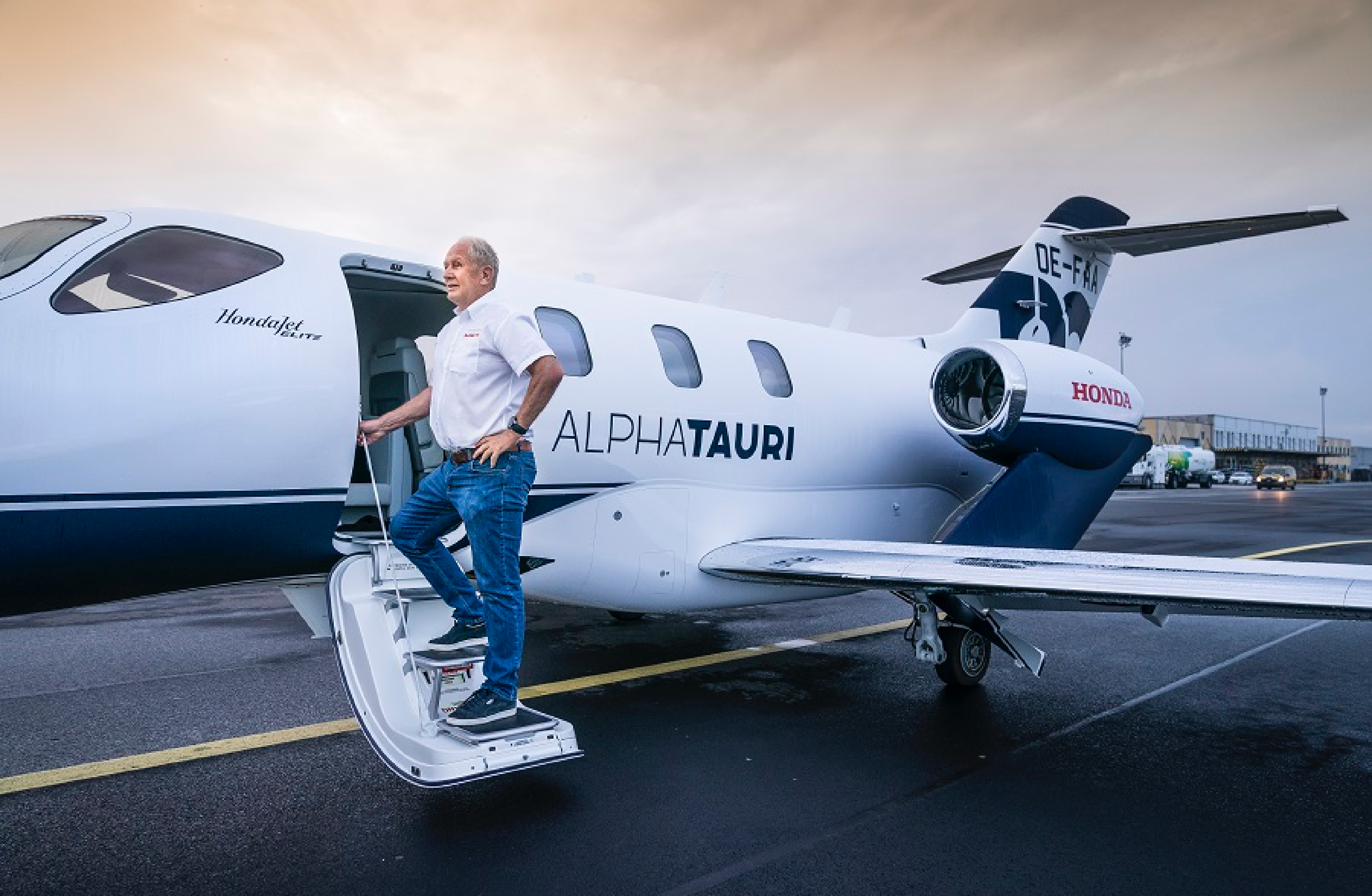 Red Bull’s AlphaTauri F1 Team Races Off In New HondaJet Elite – RAS